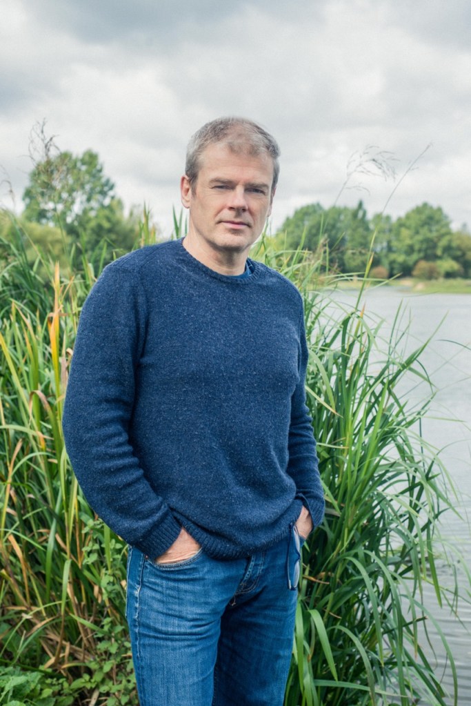 Meet the artist: Mark Haddon – The Floating Circle