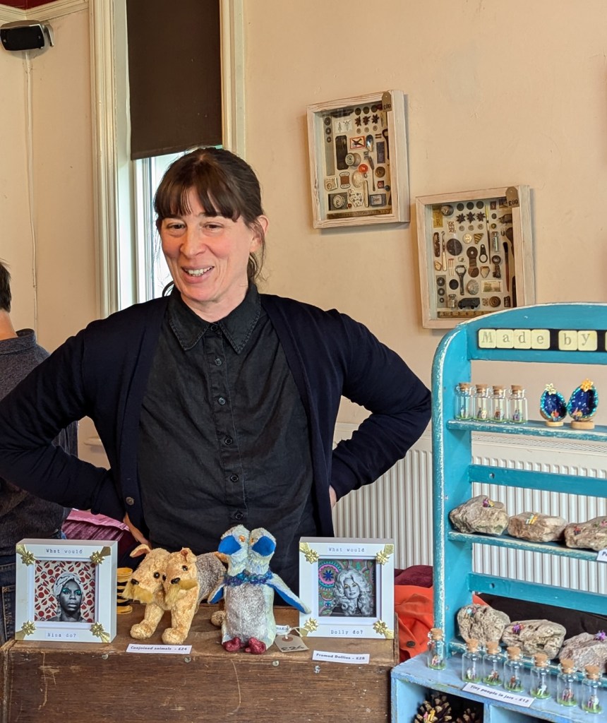 Meet the Artist: Lucy Roberts – The Floating Circle